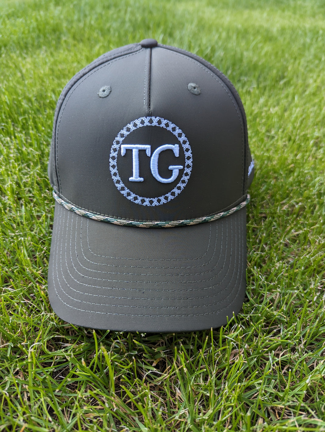 Fore-tastic Golf Hats: Vibrant & Water-Resistant Caps!